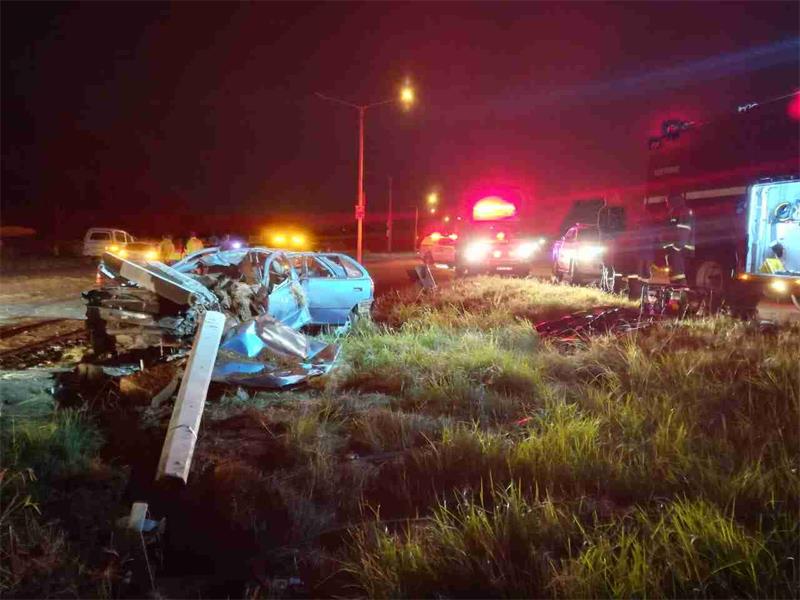 Serious Road Accident Brings Down A Concrete Light Pole Krugersdorp News